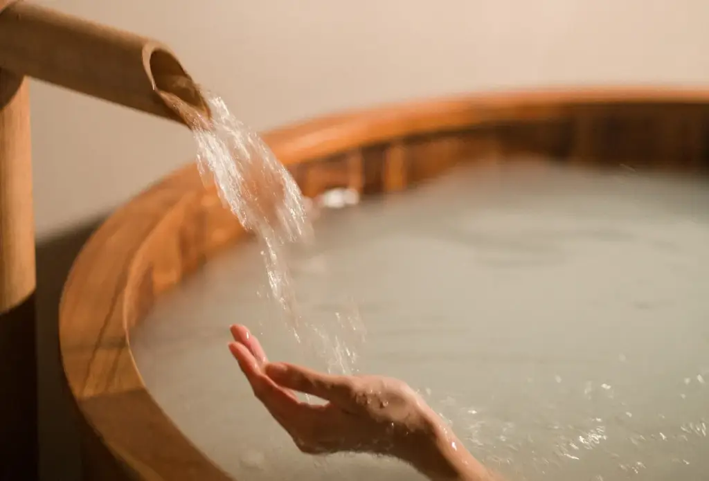 Onsen Membantu Mengurangi Stress Setelah Kerja